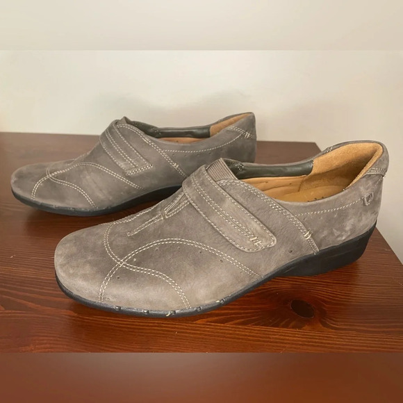 Clarks | Shoes | Clarks Unstructured Unboost Velcro Strap Slip On ...